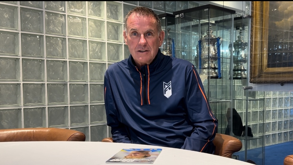 Referee handed memento - Pompey History Society